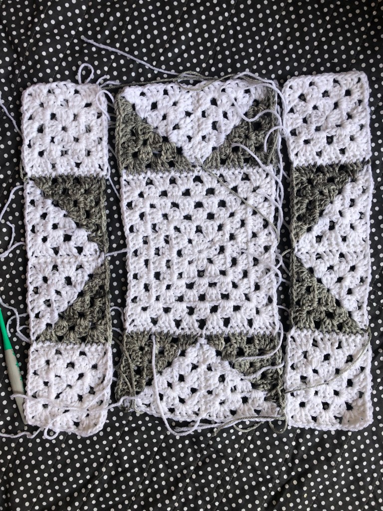 Modern Farmhouse Granny Afghan – Free Crochet Pattern – Rohn Strong