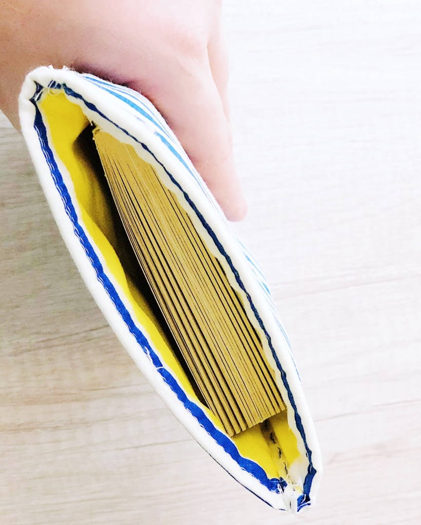 Easy Reader Book Sleeve – Free Sewing Pattern – Rohn Strong